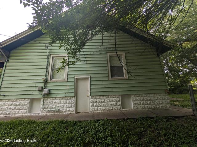 3225 W Jefferson St