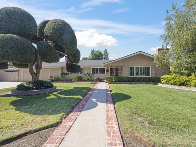 3225 W Royal Oaks Dr, Visalia, CA 93277
