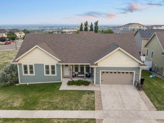 3225 Wheat Ridge St, Williston, ND 58801