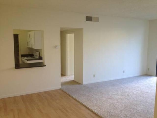 $3225 / 3br 1318ft² Spacious Top Floor Location with lots of light! Come see today!