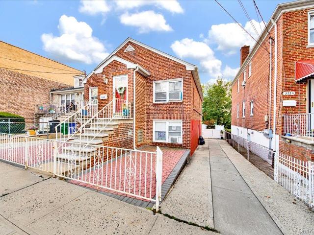 3226 Ampere Avenue | Compass