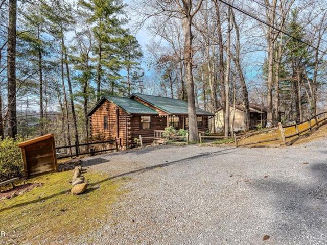 3226 Priscilla Heights Ln, Sevierville, TN 37862