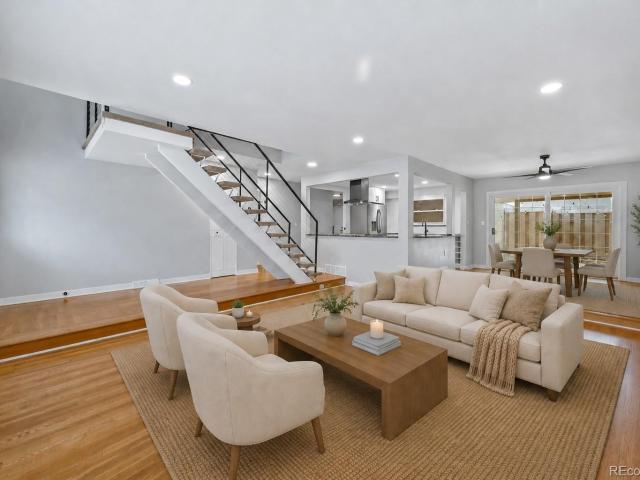 3226 S Oneida Way
