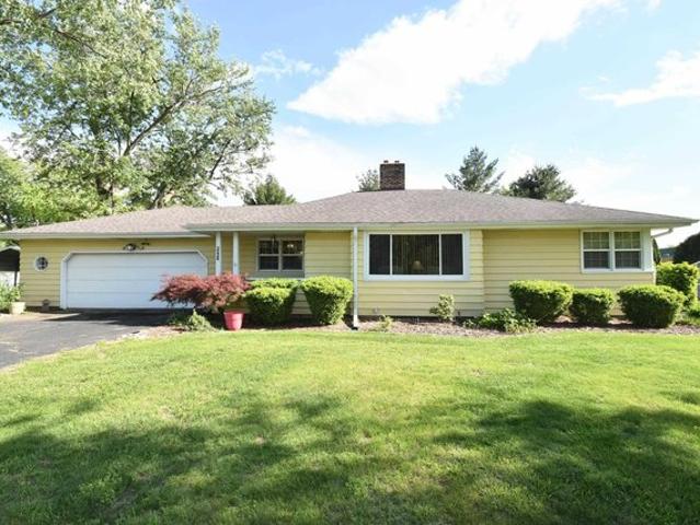 3226 W Richwoods Blvd, Peoria, IL 61604