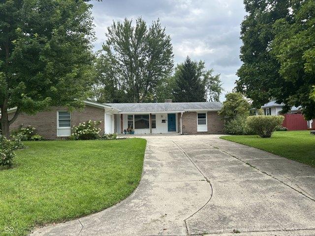 3227 Meadowcrest Dr, Anderson, IN 46011