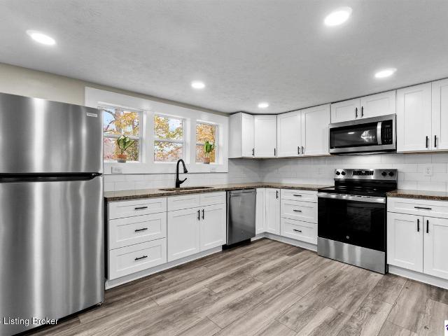 3227 Centerview Rough River Ln