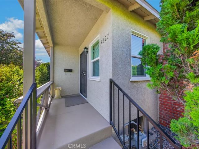 3227 E Del Mar
