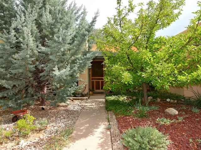 3228 Calle De Molina, Santa Fe, NM 87507