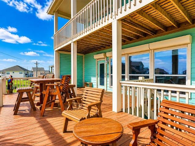 3228 Castle Drive