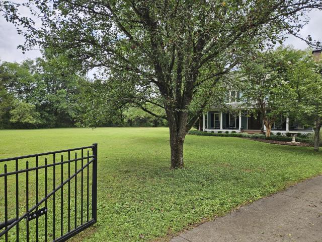 3228 E Compton Rd