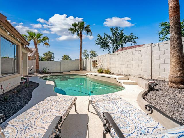 3228 e sandy way