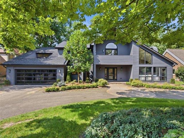 3228 Pine Lake Rd, West Bloomfield Township, MI 48324