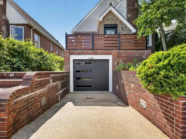 3228 Utopia Pkwy, Bayside, NY 11358