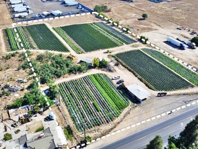 3228 W Clinton Ave, Fresno, CA 93722
