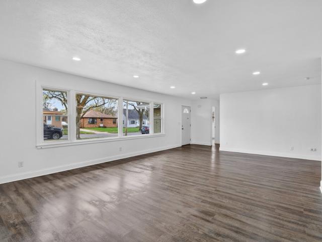 3229 Blackstone Avenue