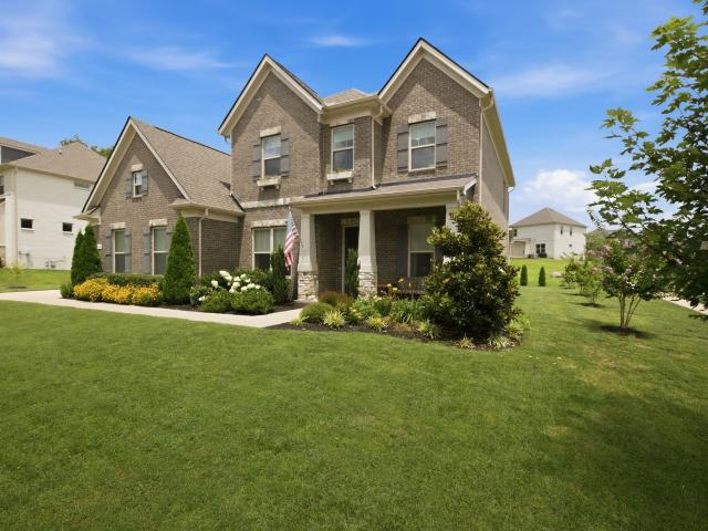 3229 Chase Point Dr