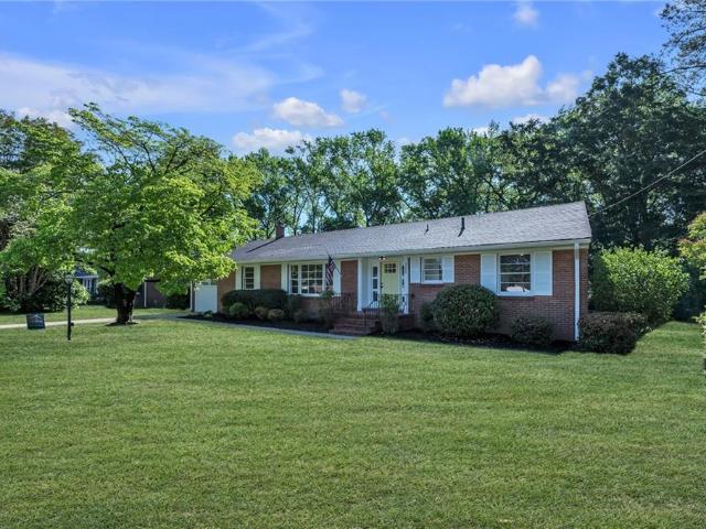 3229 Dogwood DR