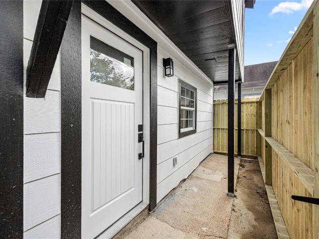 3229 Holman Street 4