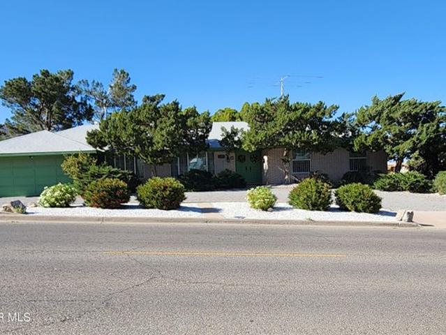 3229 Titanic Ave, El Paso, TX 79904