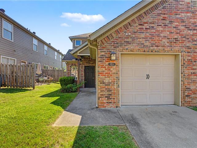 3229 W Montrail Place
