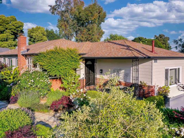 3229 3 Toyon Ter