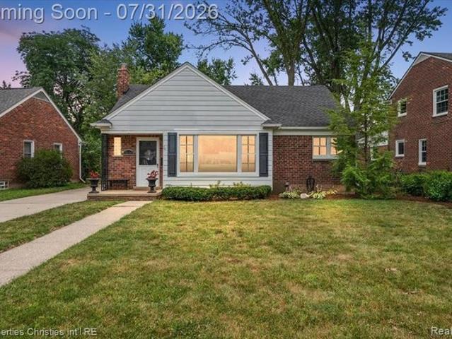 32200 Verona Cir, Beverly Hills, MI 48025
