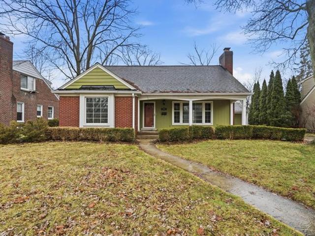 32200 Arlington Dr, Beverly Hills, MI 48025