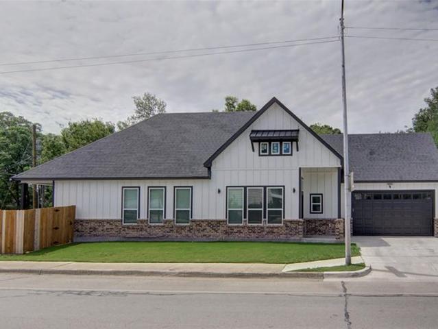 3220 N Houston St, Fort Worth, TX 76106