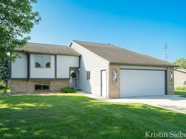 3220 Cornerstone Ln, Holland, MI 49424