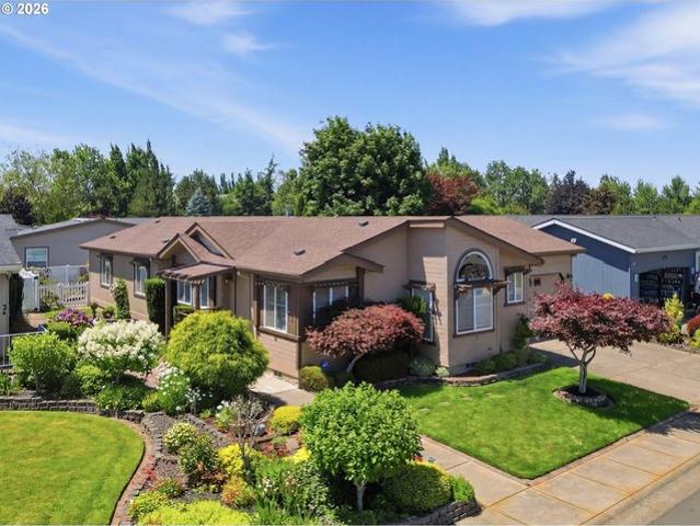 3220 Crescent Ave Spc 33, Eugene, OR 97408
