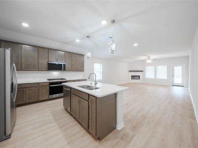 3220 Cross Shore Drive