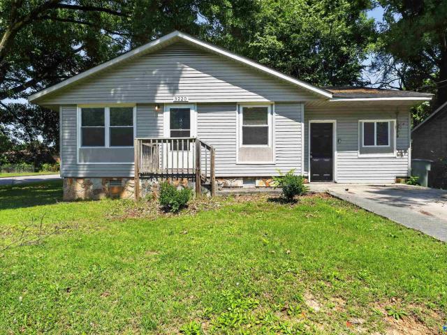 3220 Delia Lane NW