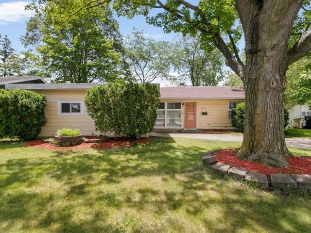 3220 Rexford Dr, South Bend, IN 46615