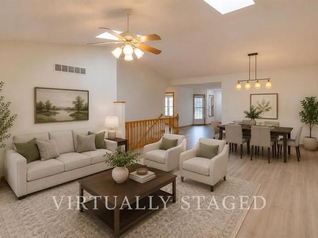 3220 Sunburst Ave, Marion, IA 52302