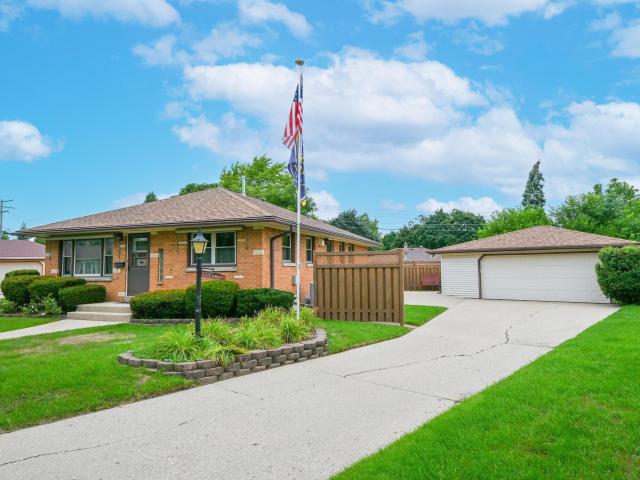 3220 S 82nd Ct