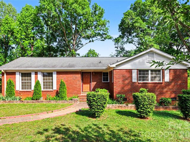 3220 Wiseman Dr, Charlotte, NC 28227 | MLS #4370 | Compass