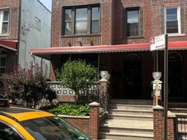 3220 81st St, East Elmhurst, NY 11370