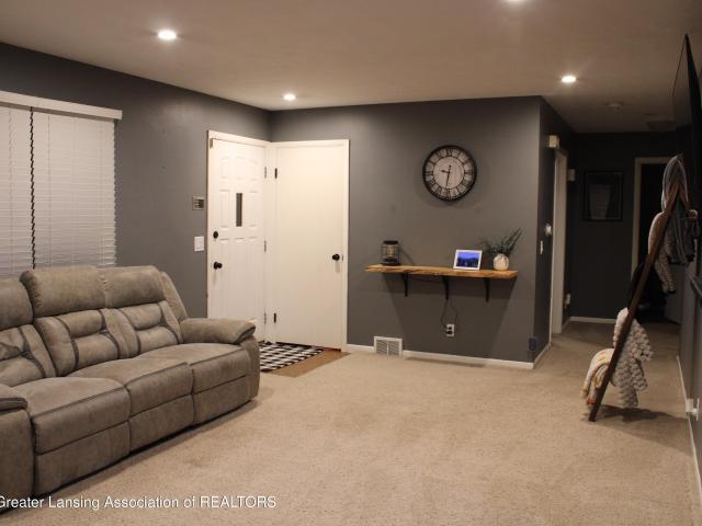 3221 Sunnylane