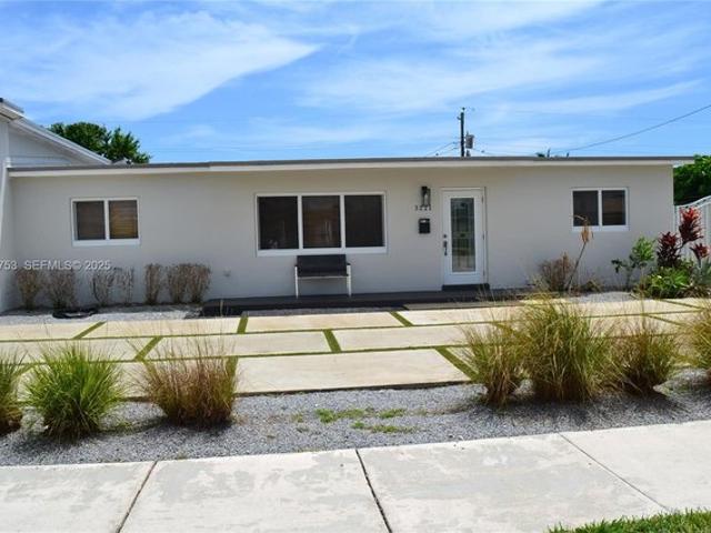 3221 SW 93rd Pl, Miami, FL 33165