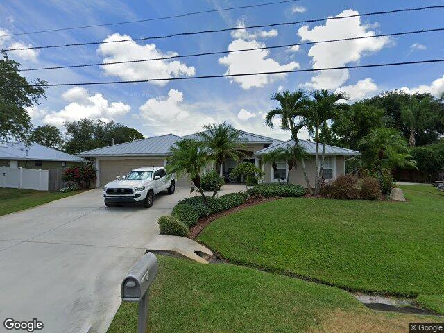 3221 SE Quay St, Port Saint Lucie, FL 34984