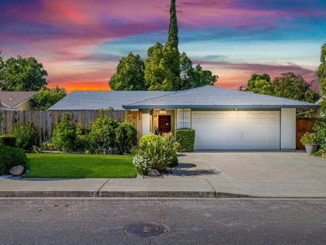 3221 Snyder Ave, Modesto, CA 95356