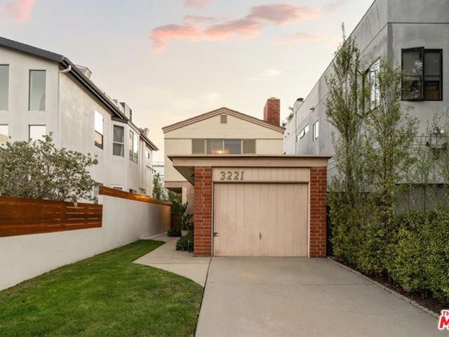 3221 Thatcher Ave, Los Angeles, CA 90292