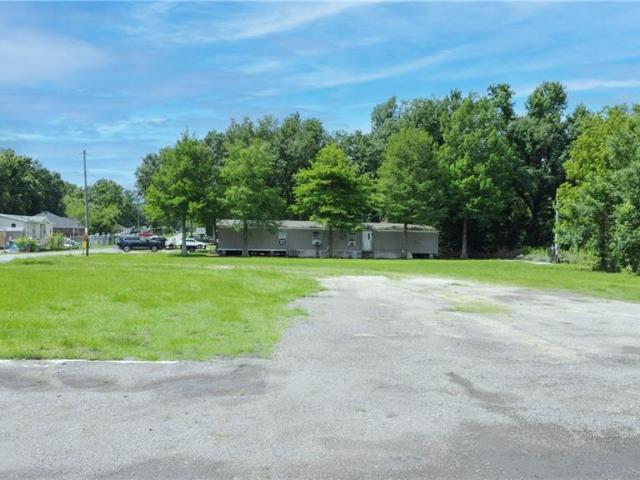 3221 W Airline Highway
