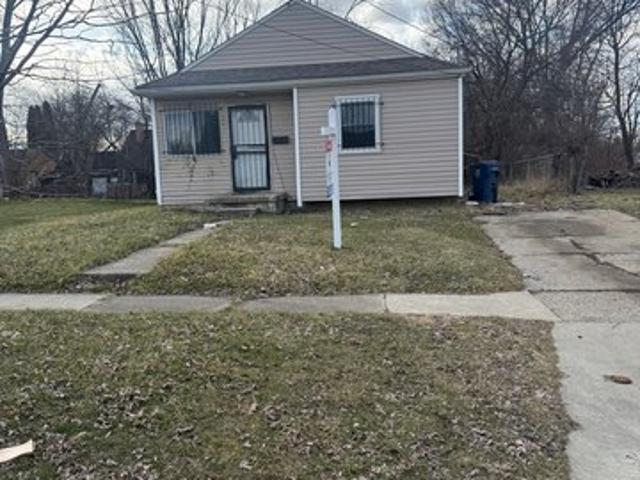 3221 W Burgess St, Flint, MI 48501