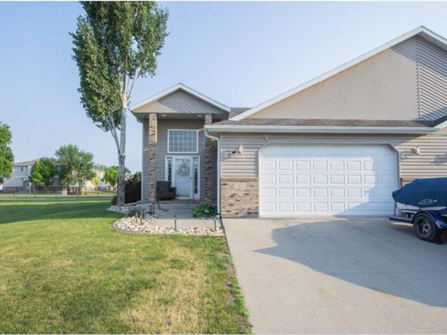 3221 11th Ave S, Moorhead, MN 56560