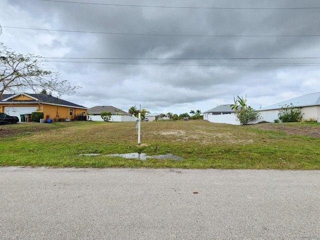 3222 NE 13th Ct, Cape Coral, FL 33909