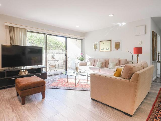 3222 Glendora 105