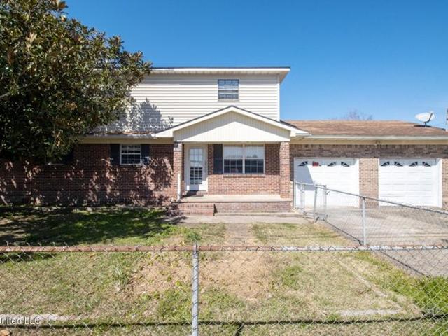 3222 Toncrey Rd, D'Iberville, MS 39540