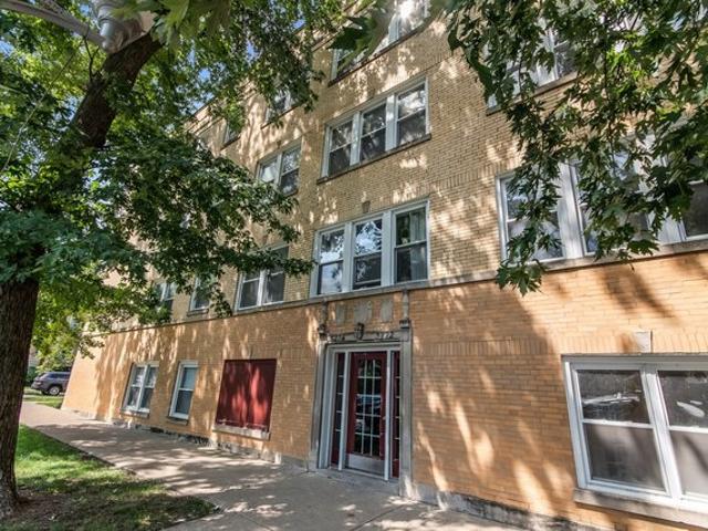 3222 W Berteau Ave Apt 1, Chicago, IL 60618