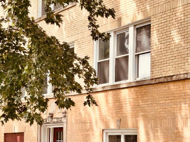 3222 w berteau avenue # 1
